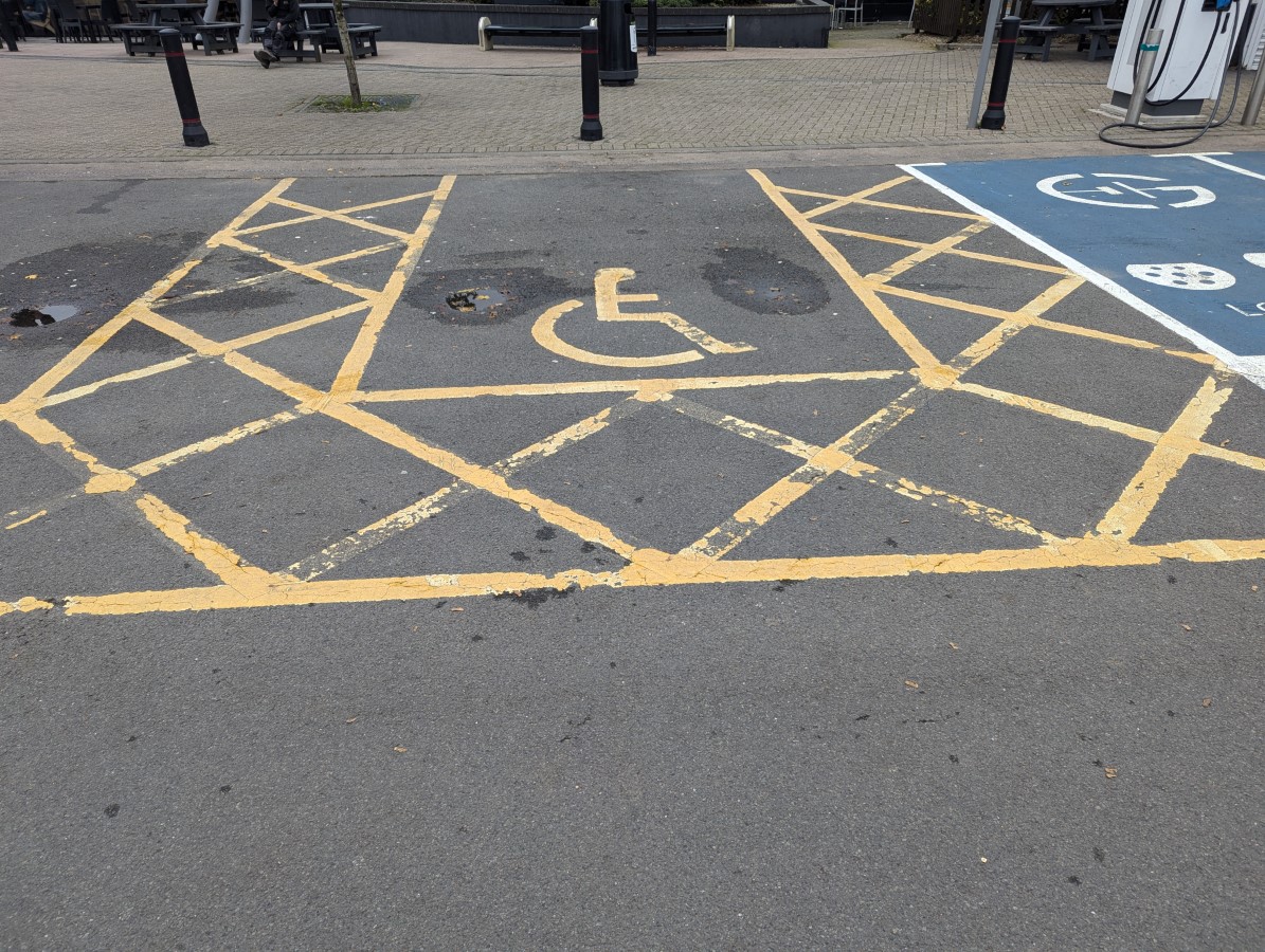 M5 - Michaelwood Services - Southbound - Welcome Break | AccessAble