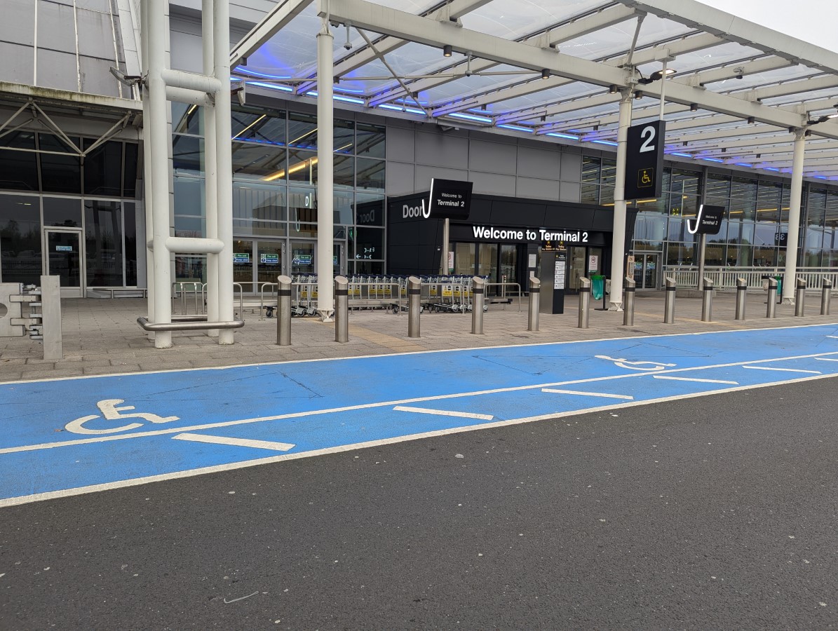 Terminal 2 - Pick Up and Drop Off | AccessAble