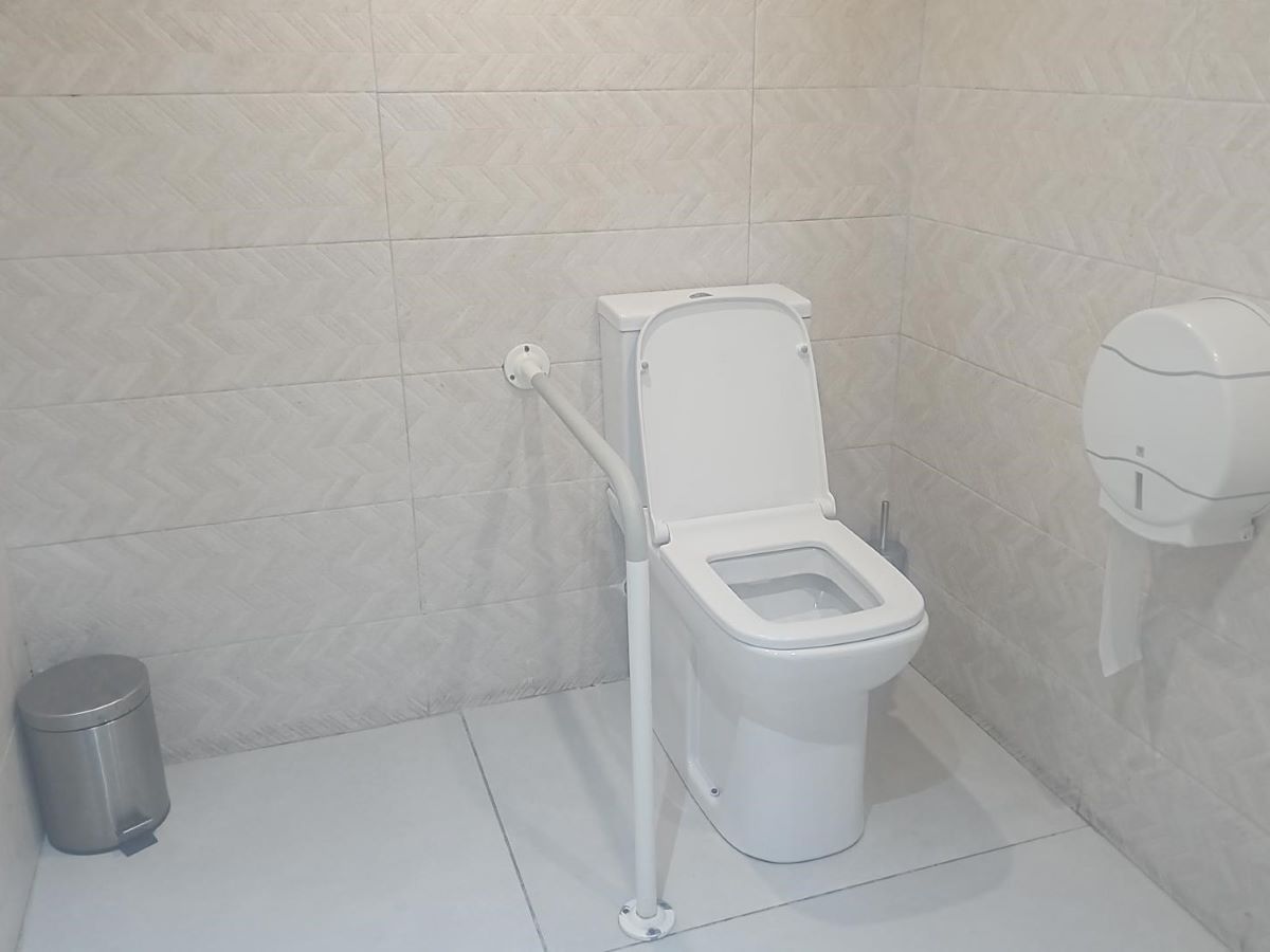 TUI BLUE Medina Gardens - Toilets with Adaptations for Disabled People ...