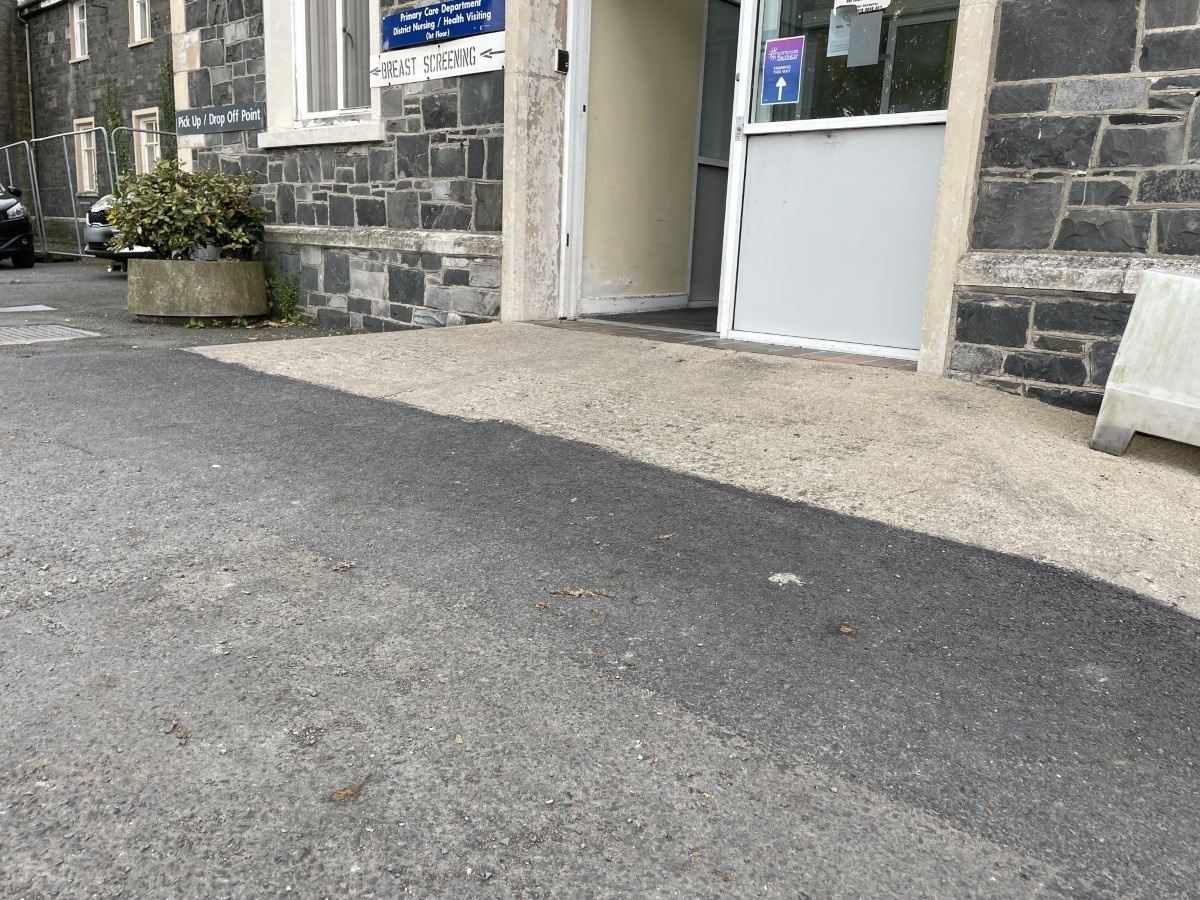 Entrances at Ards Community Hospital | AccessAble