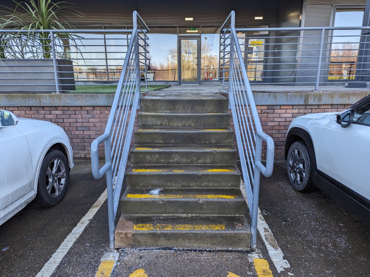 Arnold Clark Kilbirnie Street Head Office | AccessAble