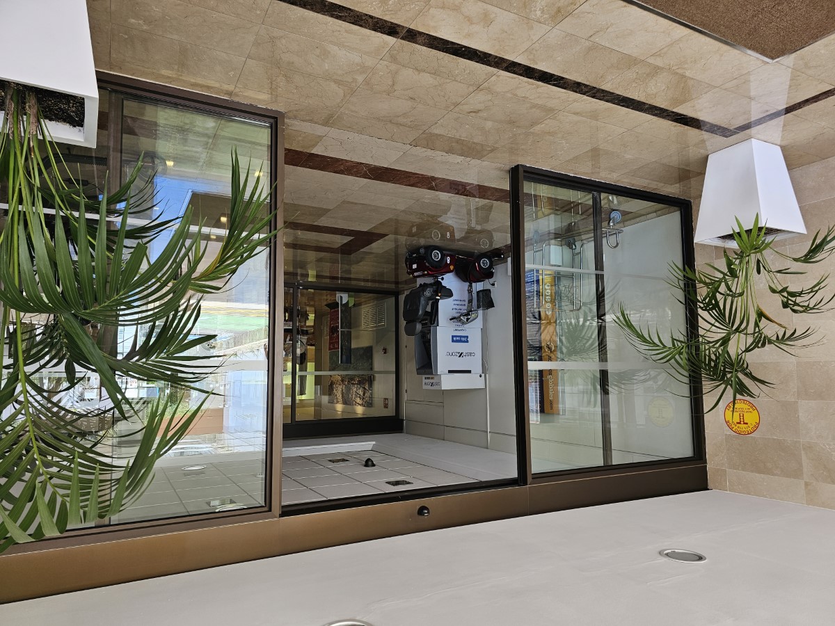 TUI SUNEO Santa Ponsa - Santa Ponsa Park Building | AccessAble