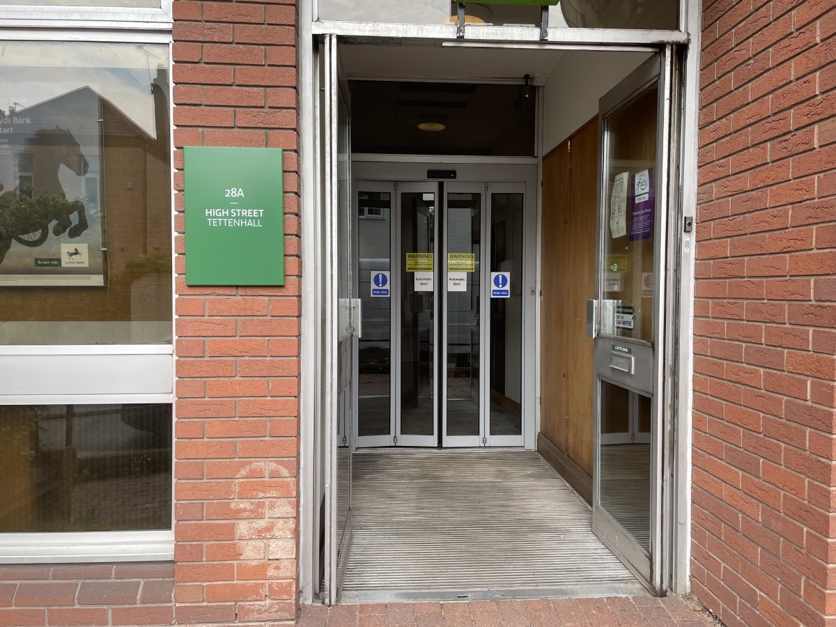 Lloyds Bank Wolverhampton Tettenhall | AccessAble