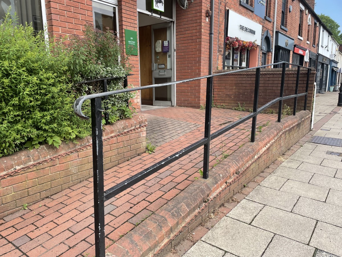 Lloyds Bank Wolverhampton Tettenhall | AccessAble