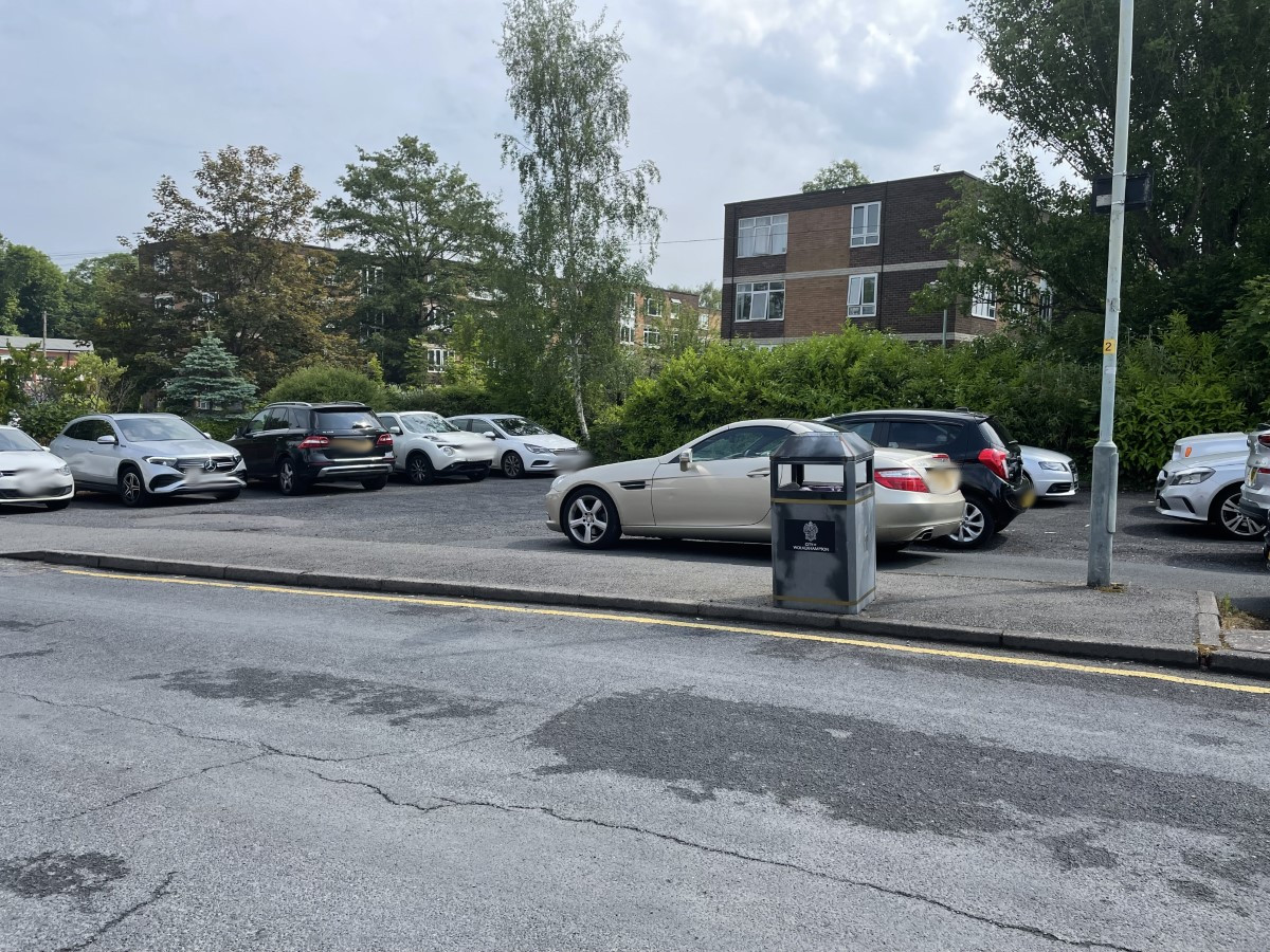 Lloyds Bank Wolverhampton Tettenhall | AccessAble