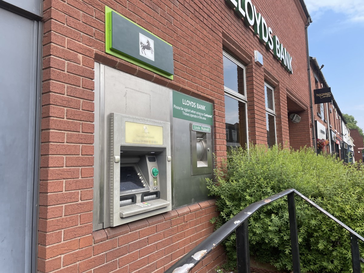 Lloyds Bank Wolverhampton Tettenhall | AccessAble