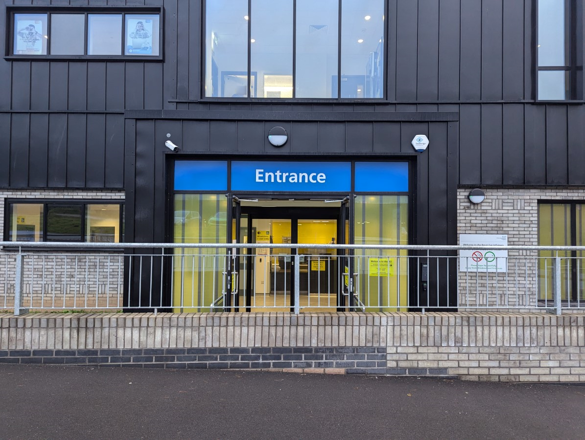 Royal Eye Infirmary - Main Outpatients Department | AccessAble