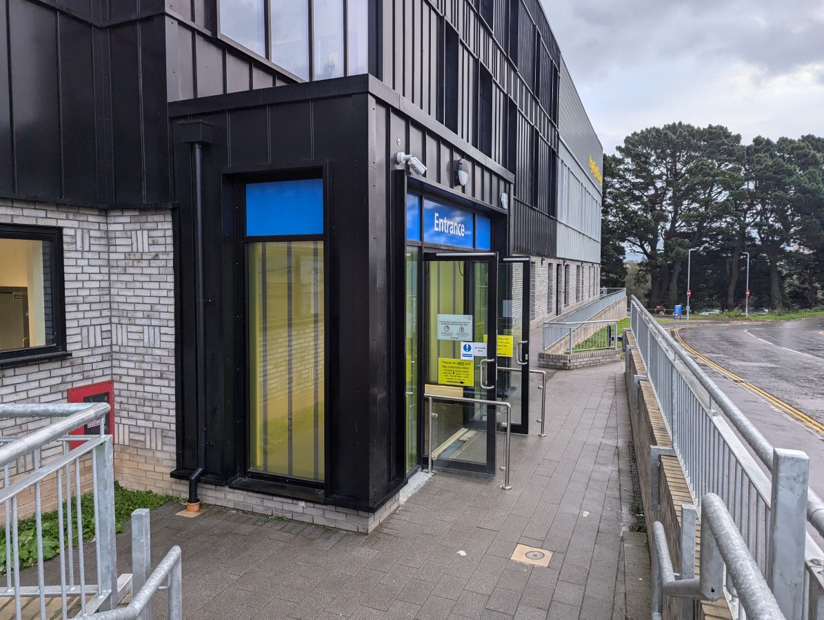 Royal Eye Infirmary - Urgent Care | AccessAble