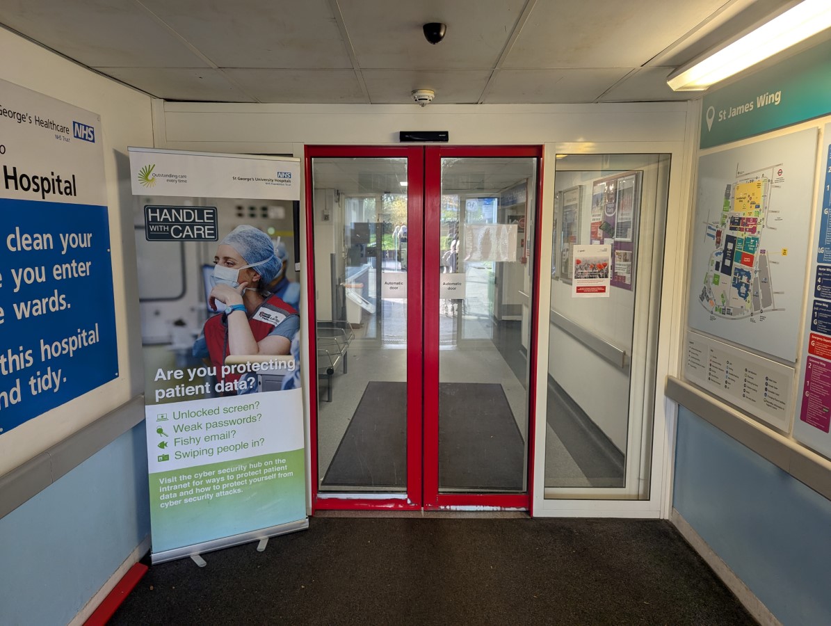 St George's Hospital - Entrances | AccessAble