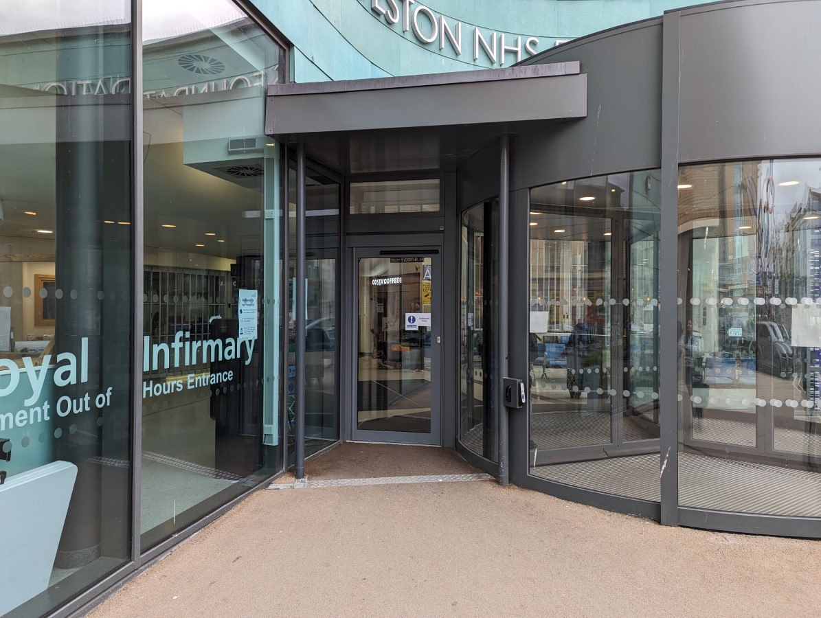 A516 Discharge Lounge | AccessAble