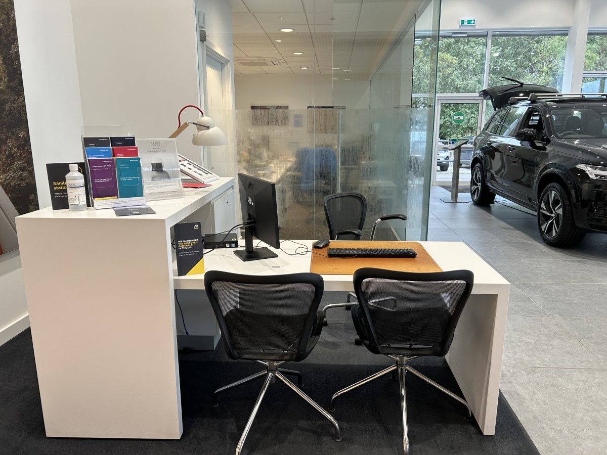 Arnold Clark Stirling Volvo / Used Car Centre | AccessAble