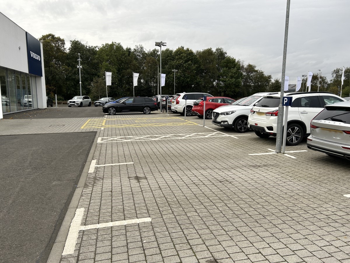 Arnold Clark Stirling Volvo / Used Car Centre | AccessAble