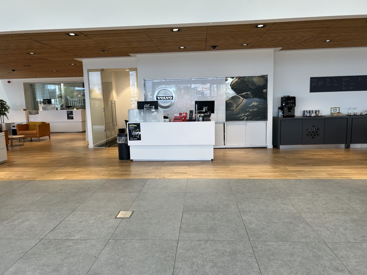 Arnold Clark Stirling Volvo / Used Car Centre | AccessAble