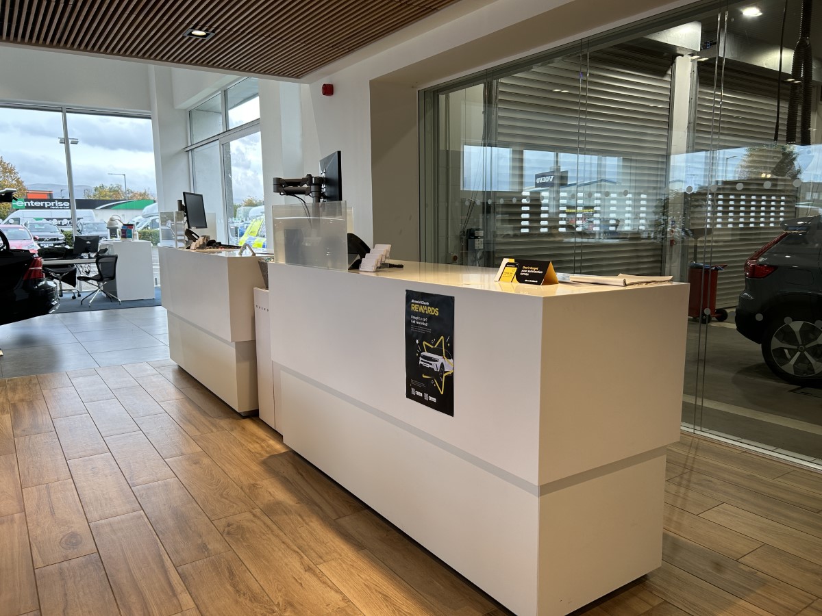 Arnold Clark Stirling Volvo / Used Car Centre | AccessAble