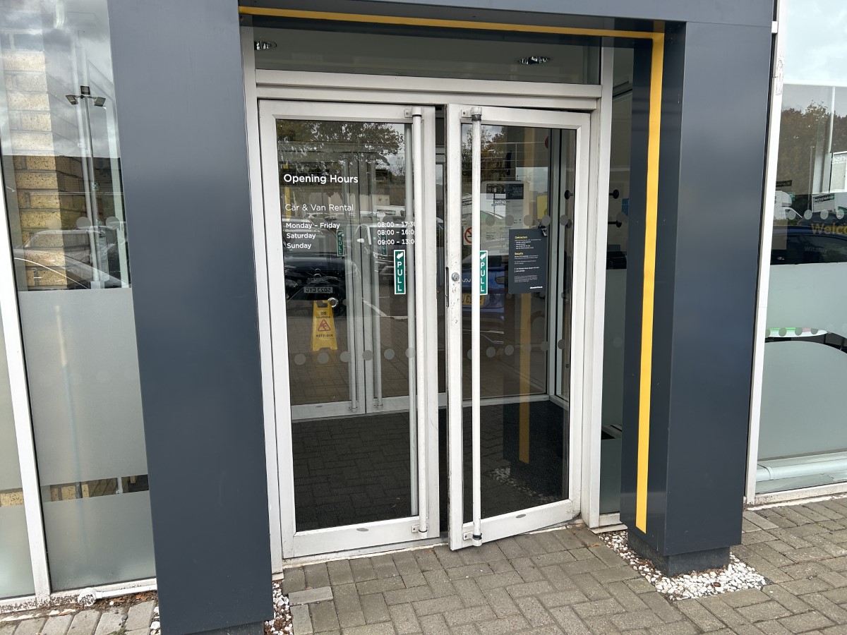 Arnold Clark Stirling Volvo / Used Car Centre | AccessAble