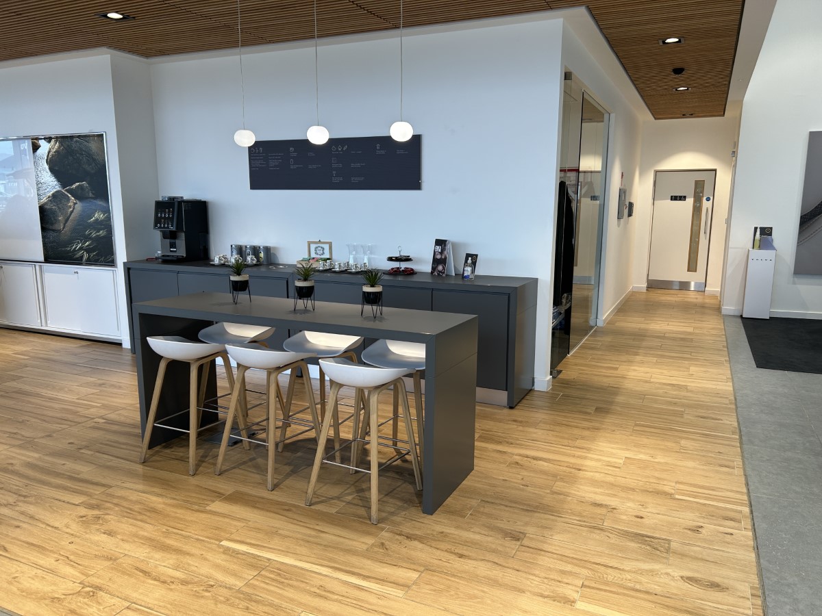 Arnold Clark Stirling Volvo / Used Car Centre | AccessAble