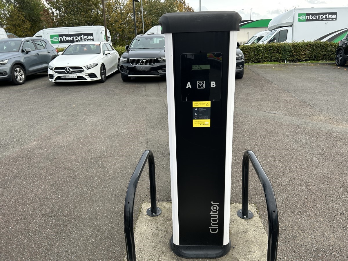 Arnold Clark Stirling Volvo / Used Car Centre | AccessAble