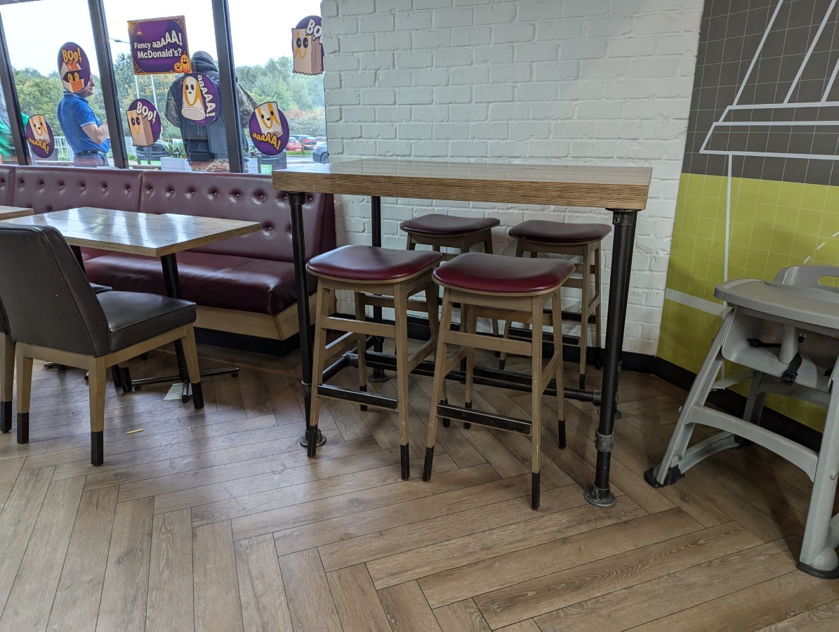 M56 - Chester Services - Roadchef | AccessAble