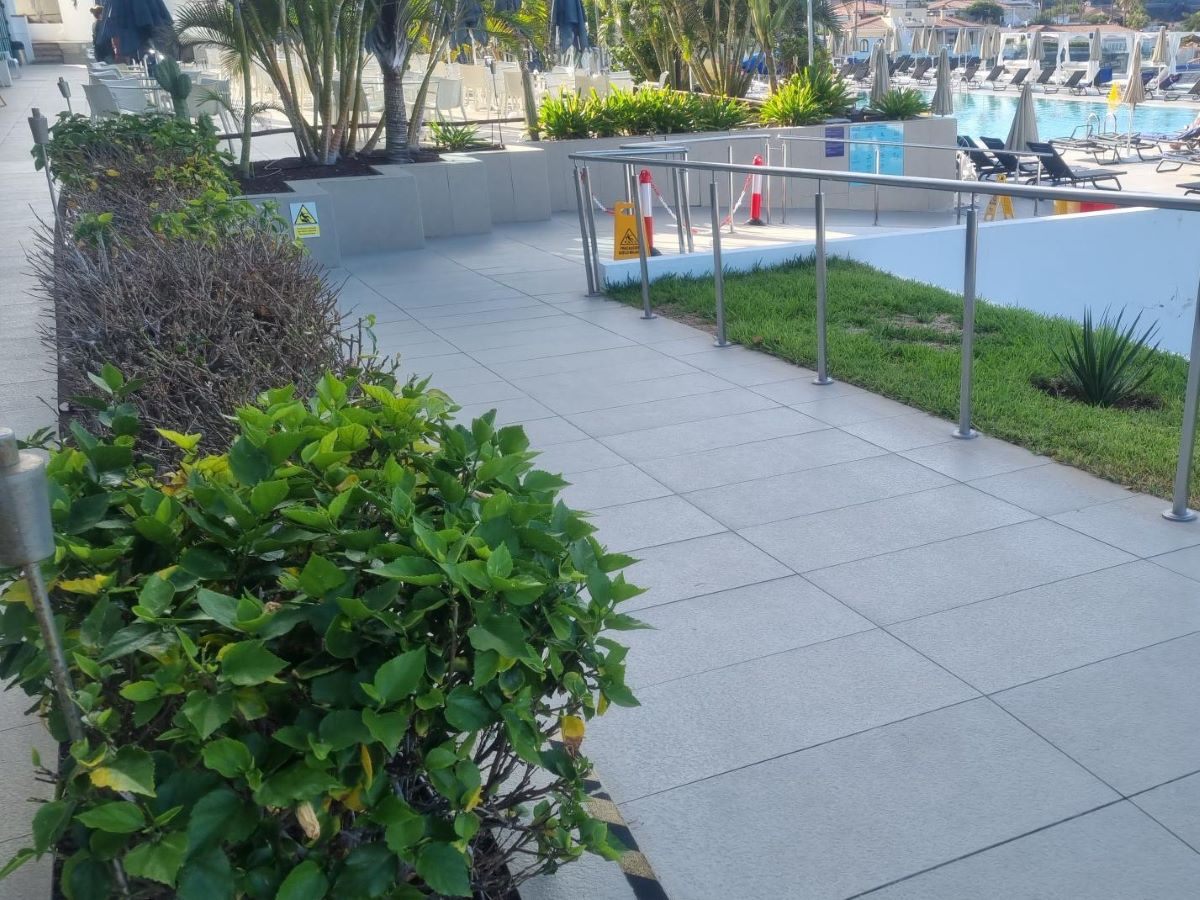 TUI BLUE Los Gigantes - Swimming Pools | AccessAble