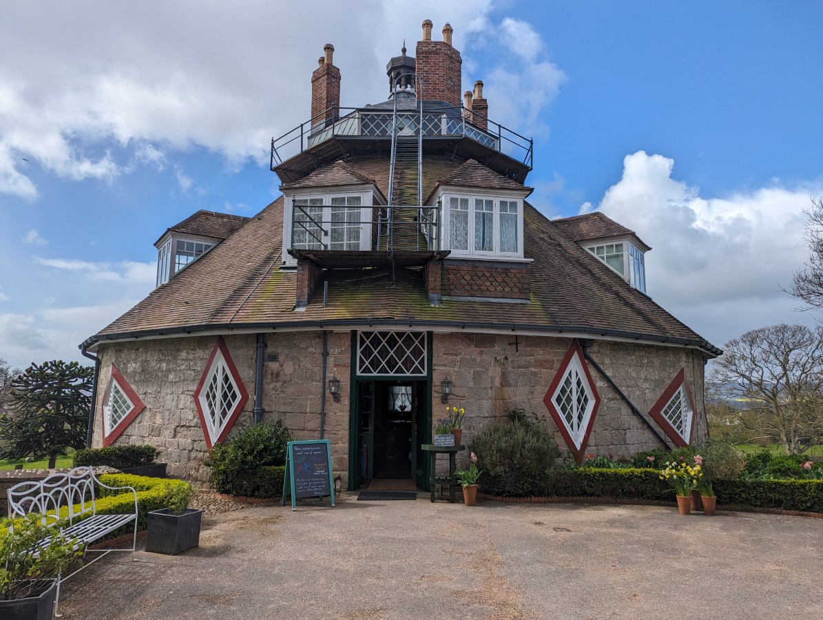 A la Ronde - House | AccessAble