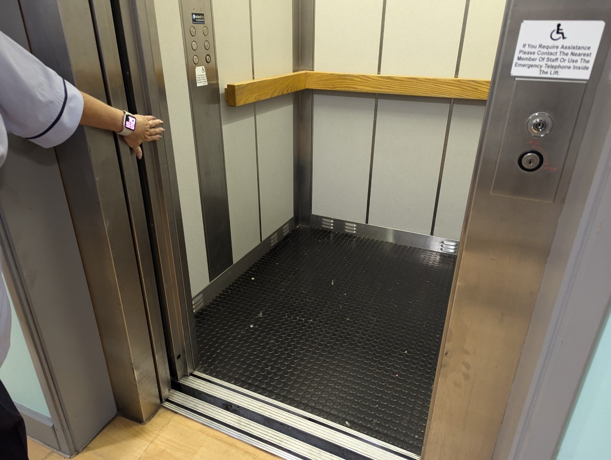 Peasley Cross Hospital - Iris Ward | AccessAble