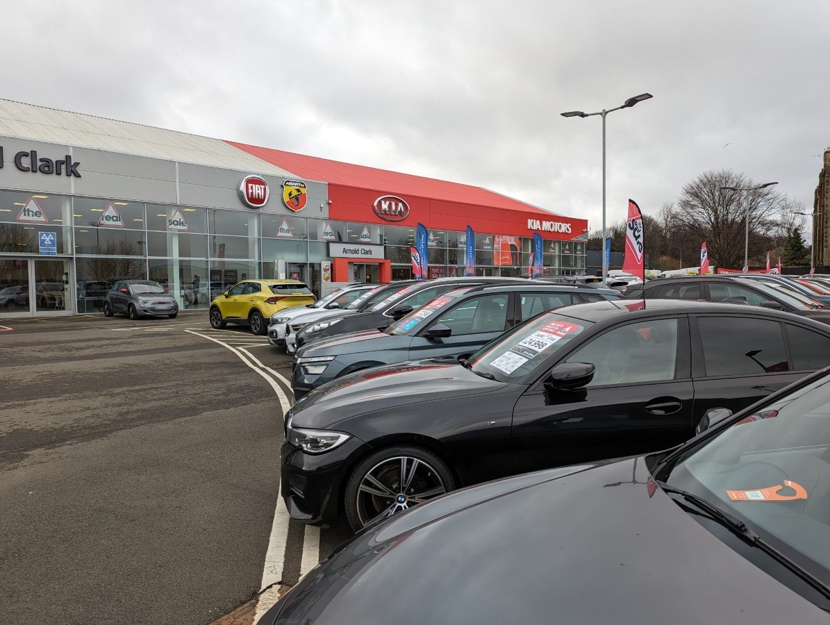 Arnold Clark Edinburgh Seafield Fiat / Kia / Abarth | AccessAble