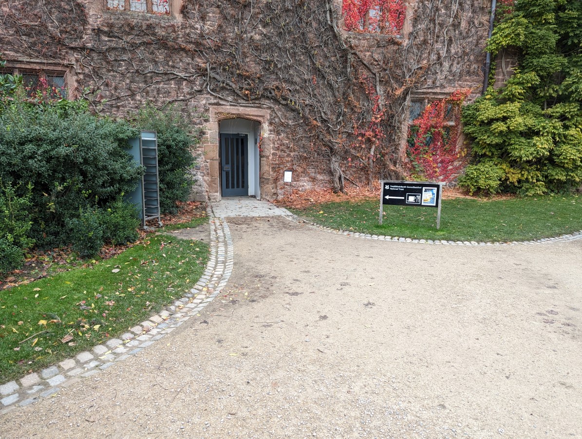 Powis Castle And Garden Courtyard Café Accessable