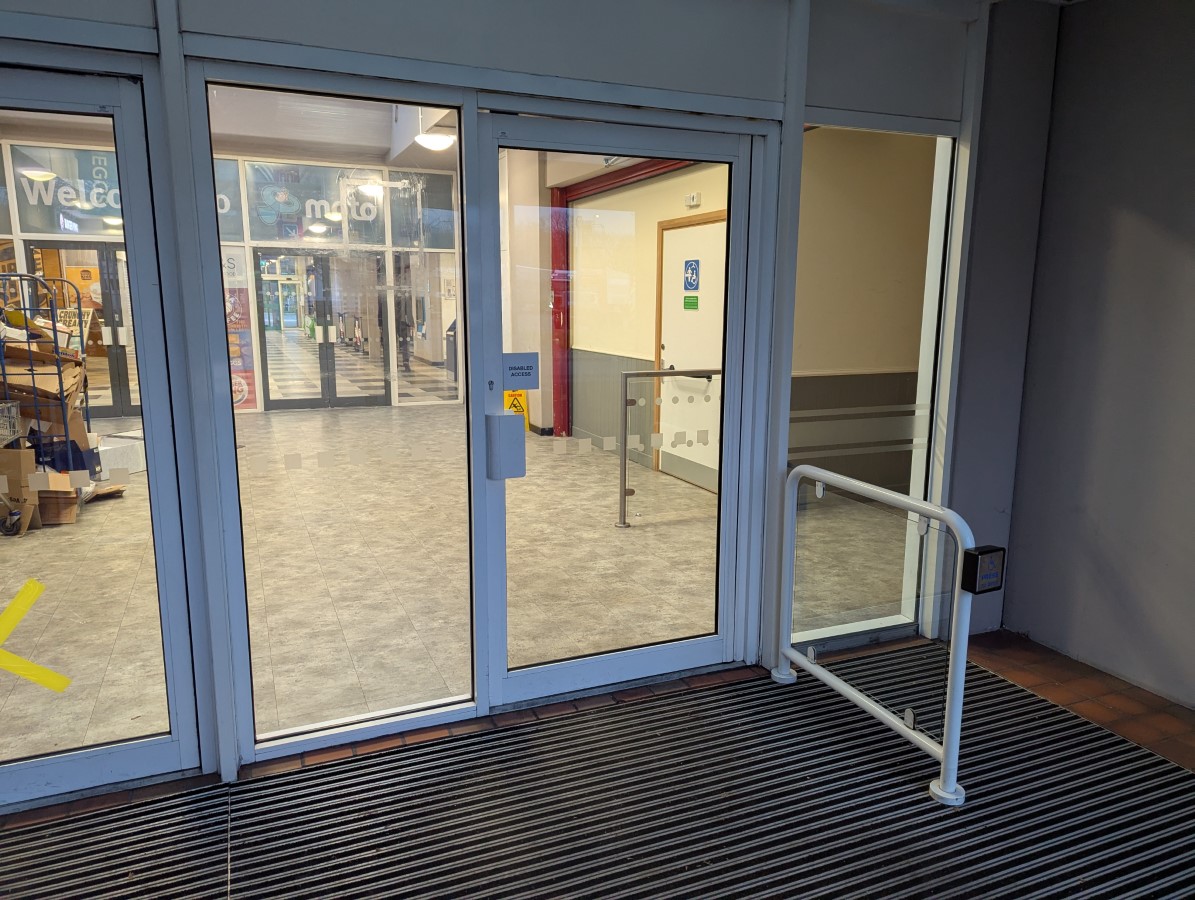 M4 - Heston Services - Westbound - Moto | AccessAble