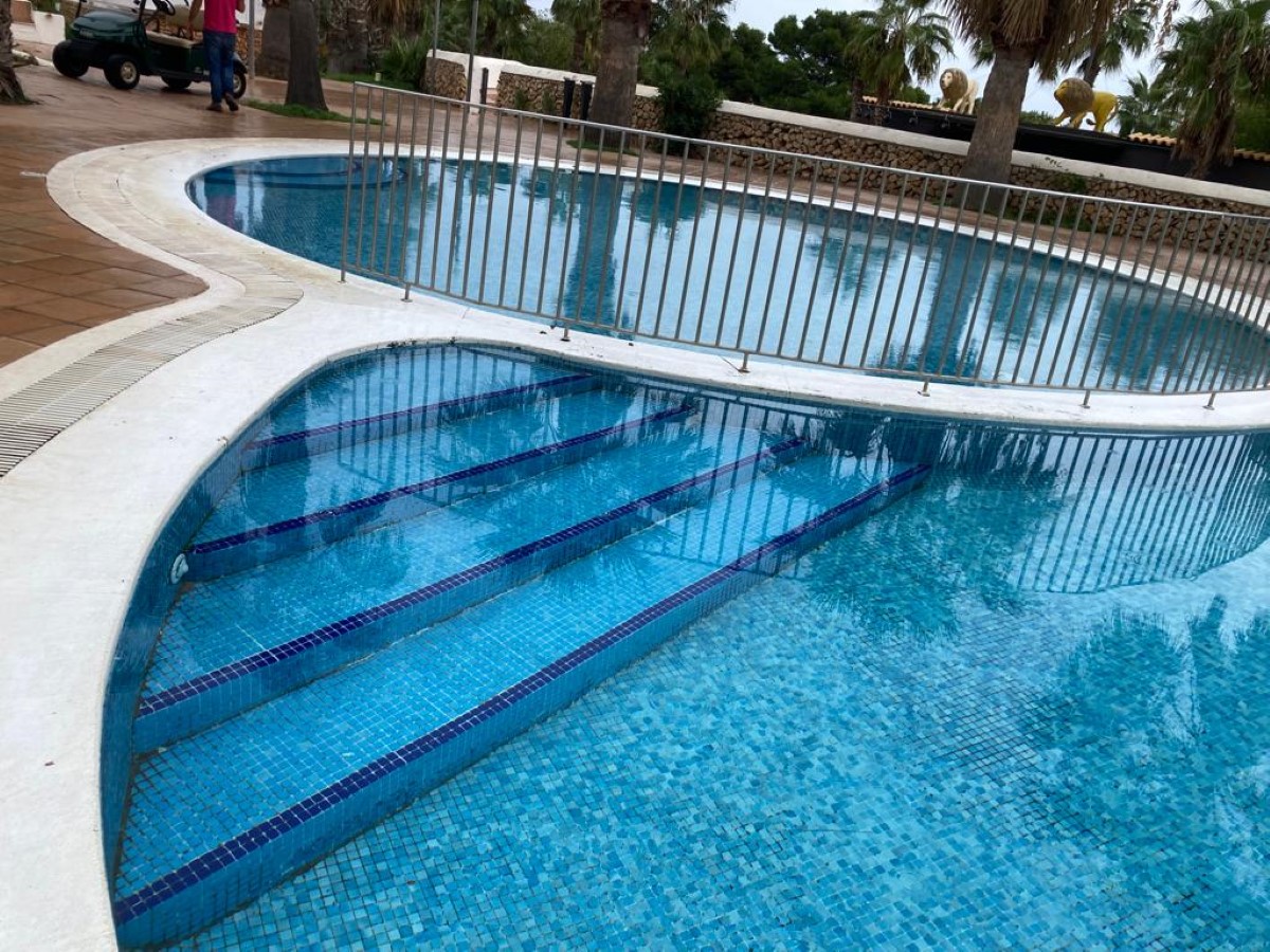 Marina Parc By Llum - Swimming Pool | AccessAble