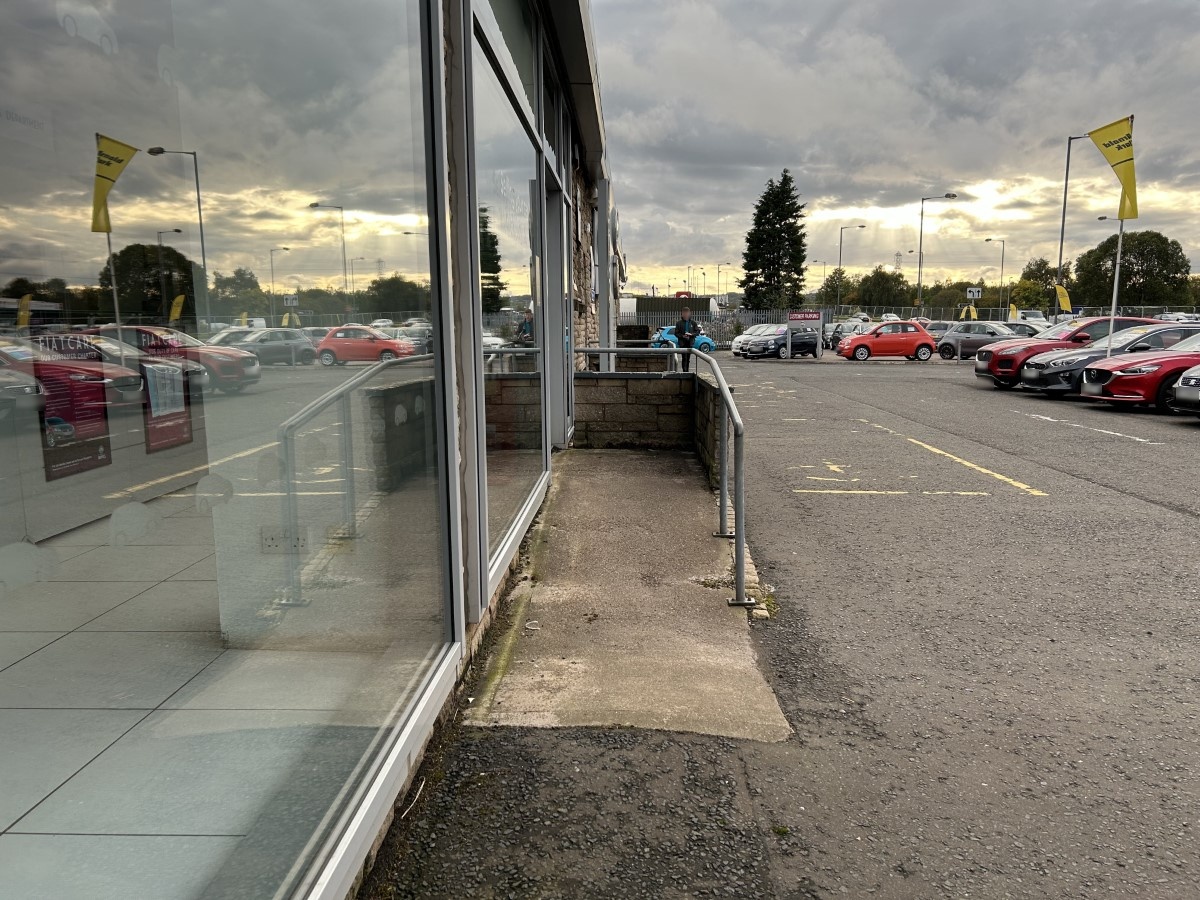 Arnold Clark Falkirk Fiat / Abarth | AccessAble