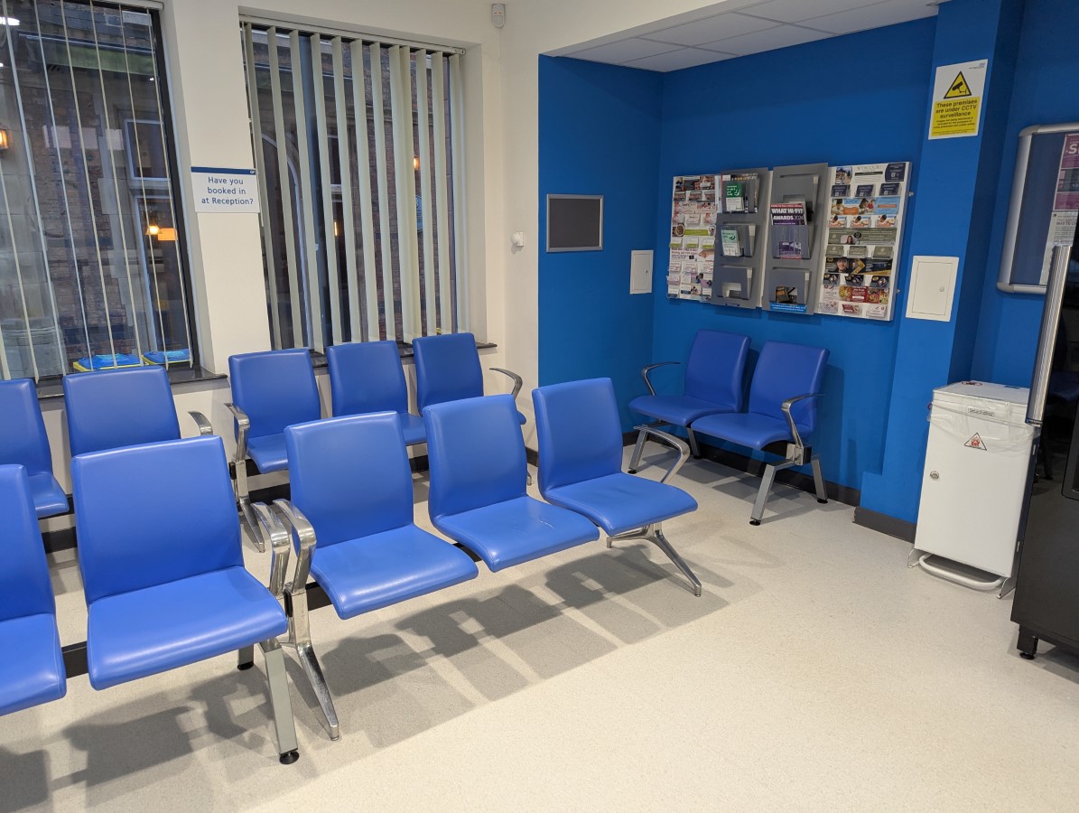 Altrincham Hospital - Getting To and Getting Around | AccessAble