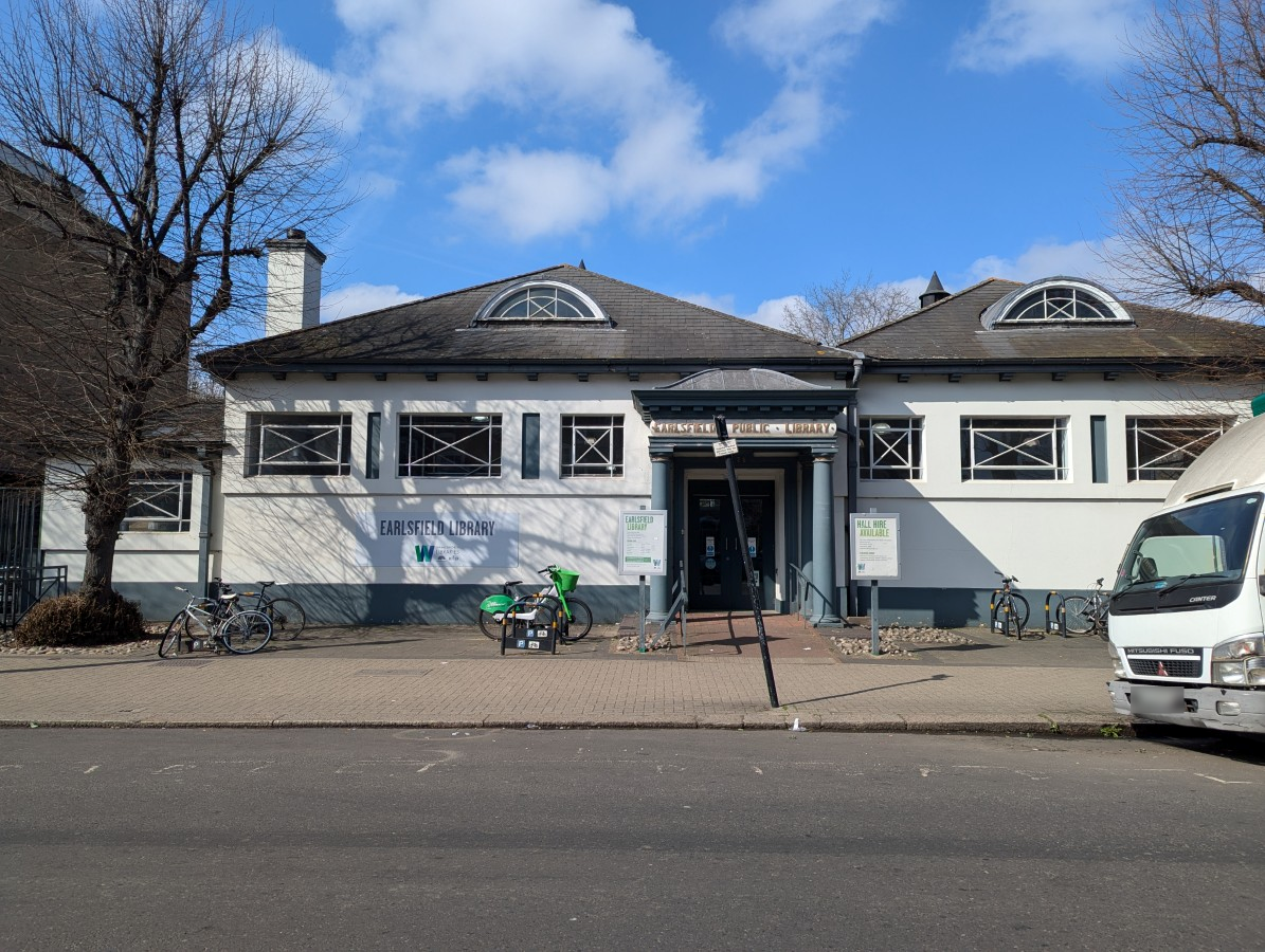 Earlsfield Library | AccessAble