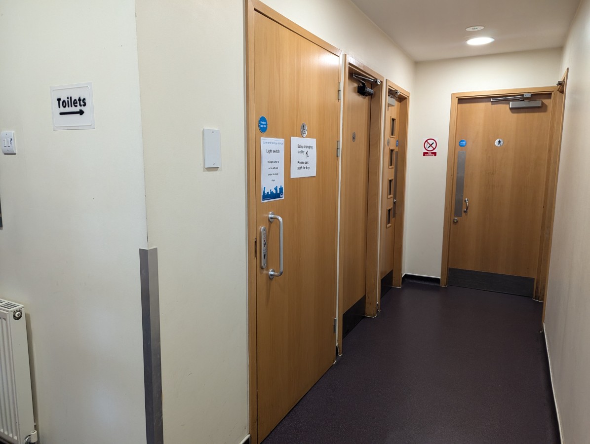 Earlsfield Library | AccessAble