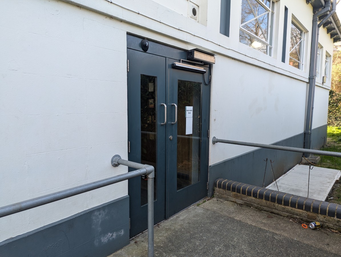 Earlsfield Library | AccessAble