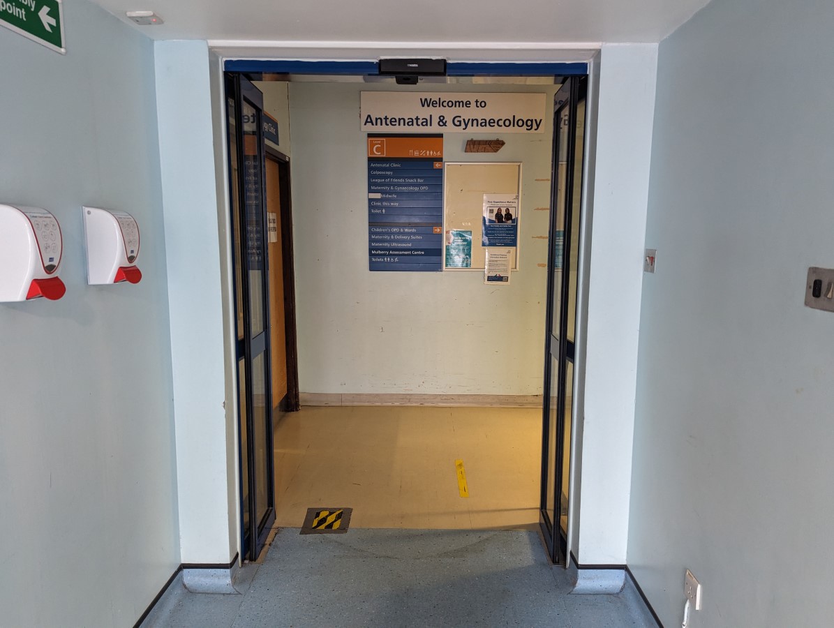 Basildon University Hospital - Entrances | AccessAble
