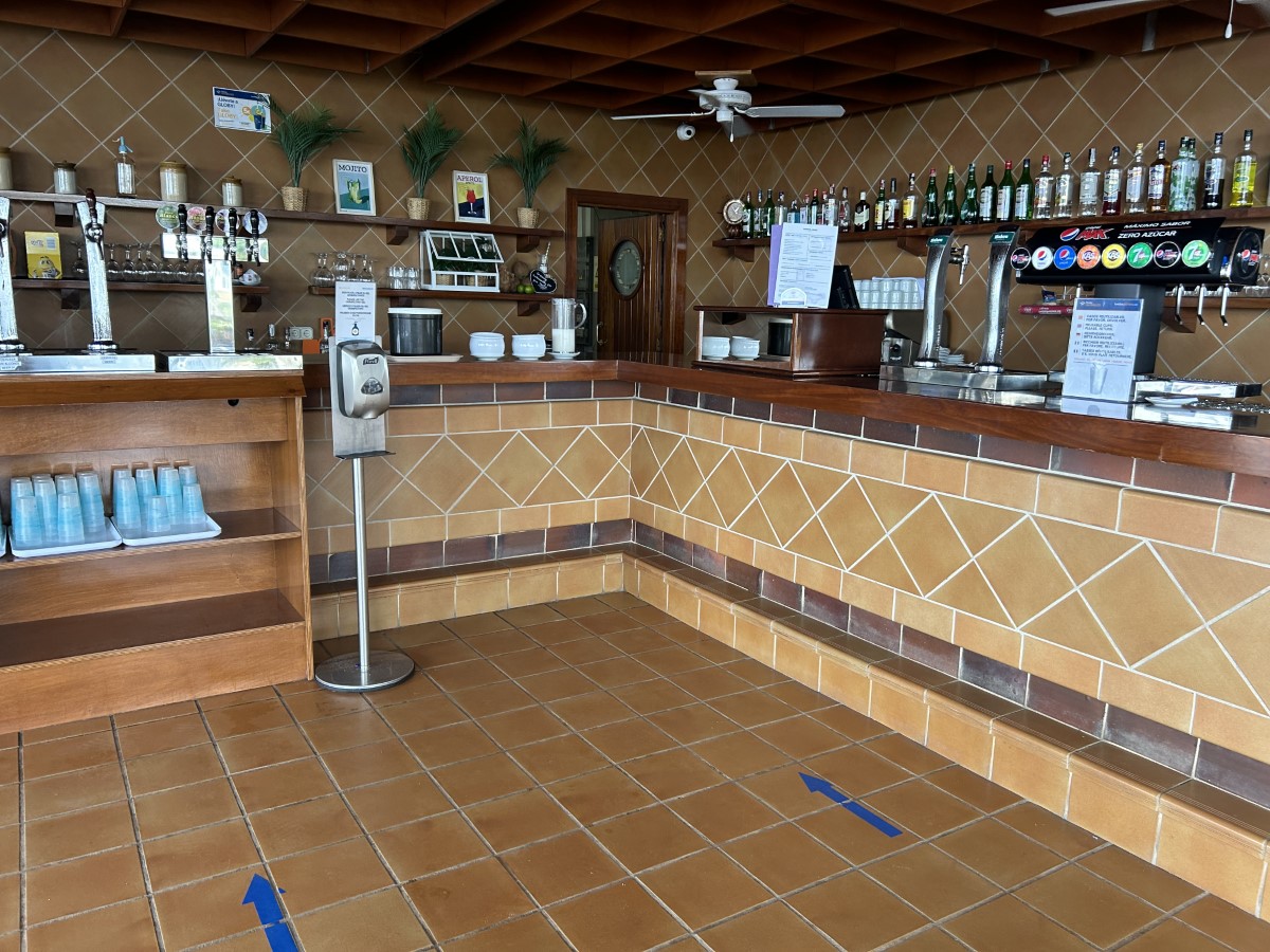 Globales Almirante Farragut - Pool Snack Bar | AccessAble