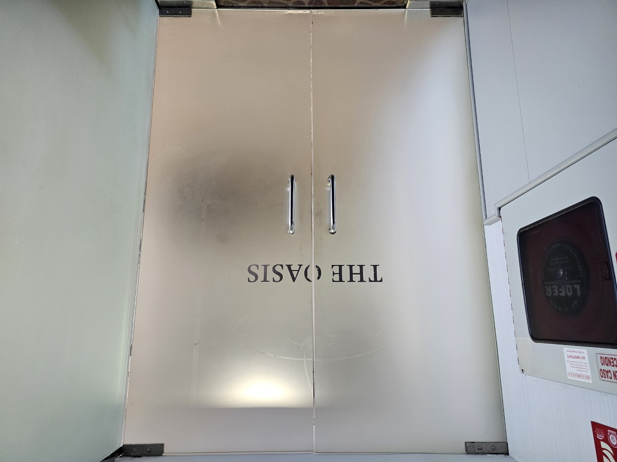 Hotel Flamingo Oasis - Clubhouse Lounge | AccessAble