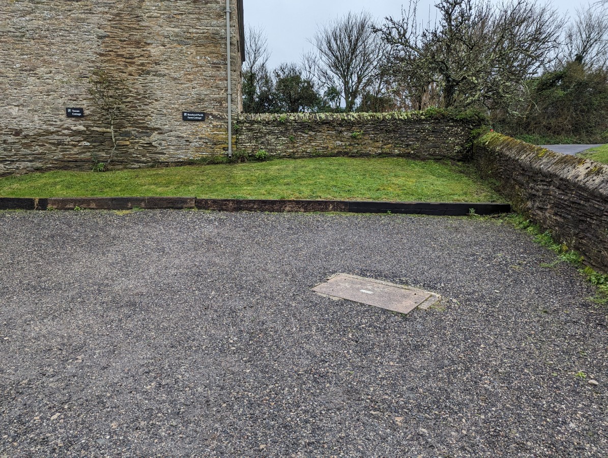 Roseland Porth Farm House - National Trust | AccessAble