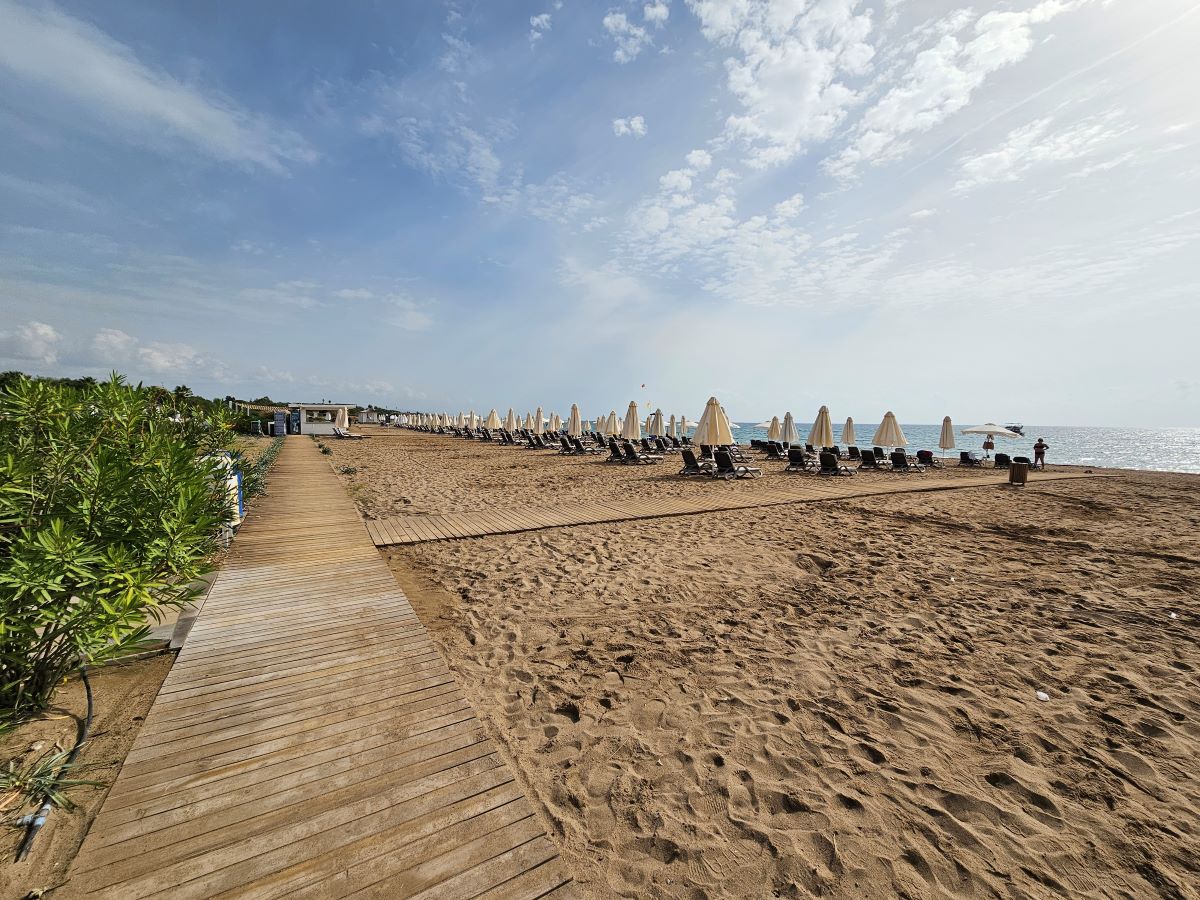 TUI BLUE Sensatori Akra Sorgun - Beach | AccessAble