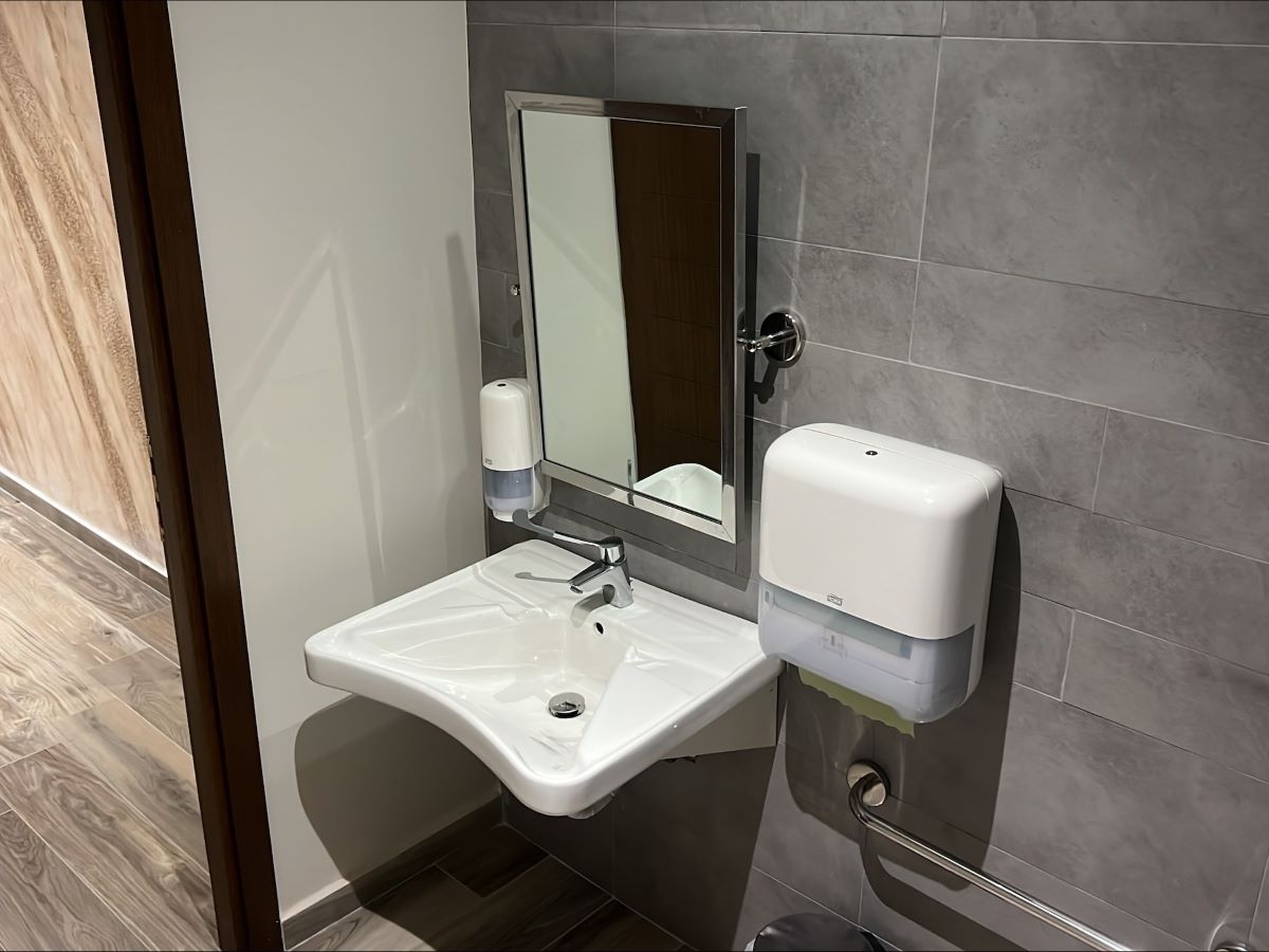 TUI BLUE Palazzo del Mare - Toilets with Adaptations for Disabled ...