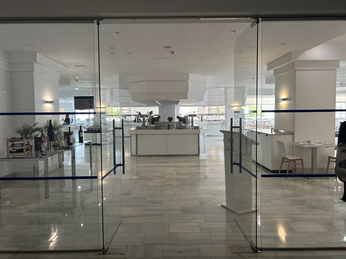 Globales Santa Lucia - The Buffet Restaurant | AccessAble