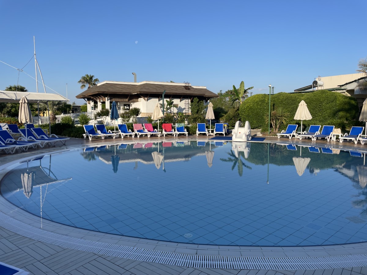 TUI BLUE Tropical - Main Pool and Slides | AccessAble