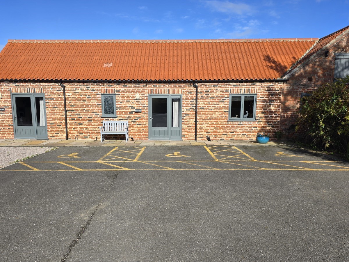 Elms Farm Cottages - Elm Cottage | AccessAble