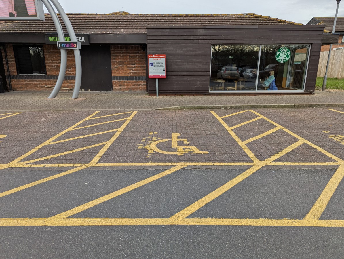 M40 - Warwick Services - Southbound - Welcome Break | AccessAble
