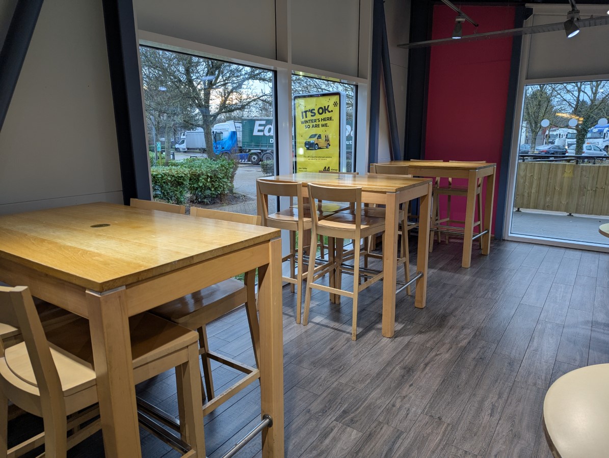 M40 - Warwick Services - Southbound - Welcome Break | AccessAble