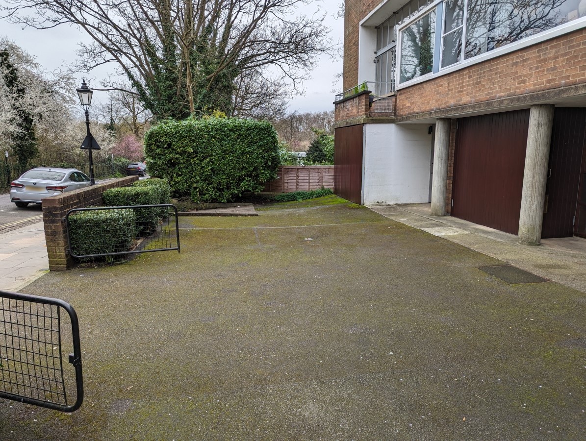 2 Willow Road - National Trust | AccessAble