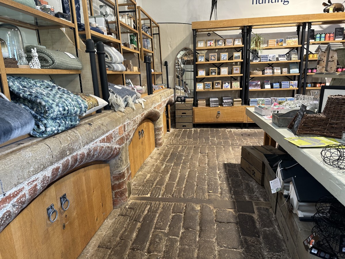 Hardwick - Shops | AccessAble