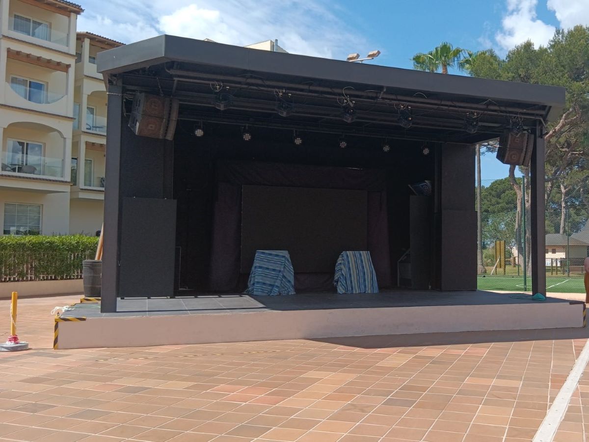 TUI BLUE Alcudia Pins - Entertainment | AccessAble