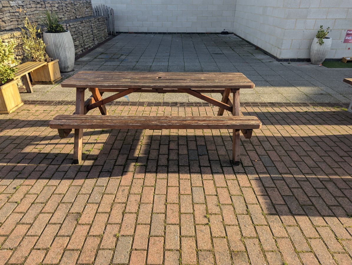 M5 - Strensham Services - Southbound - Roadchef | AccessAble