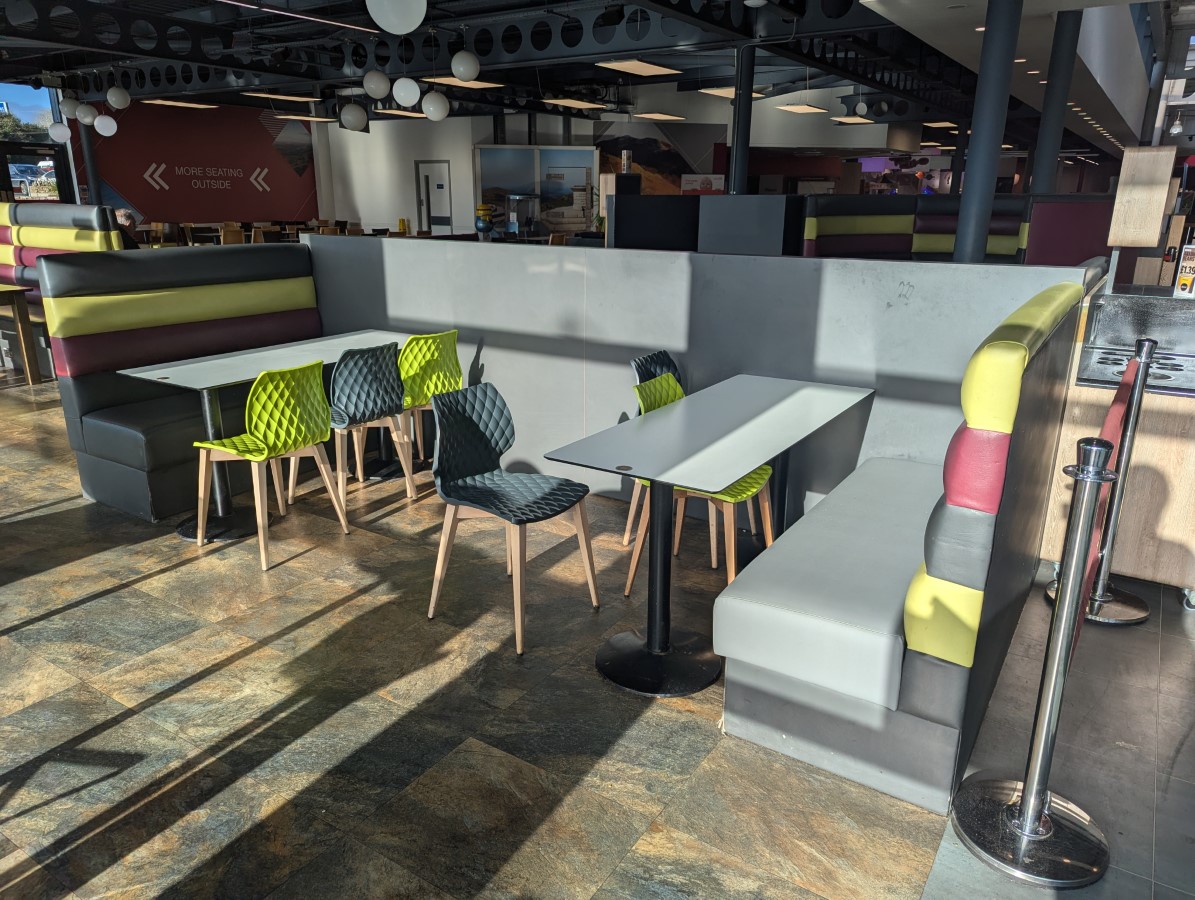 M5 - Strensham Services - Southbound - Roadchef | AccessAble